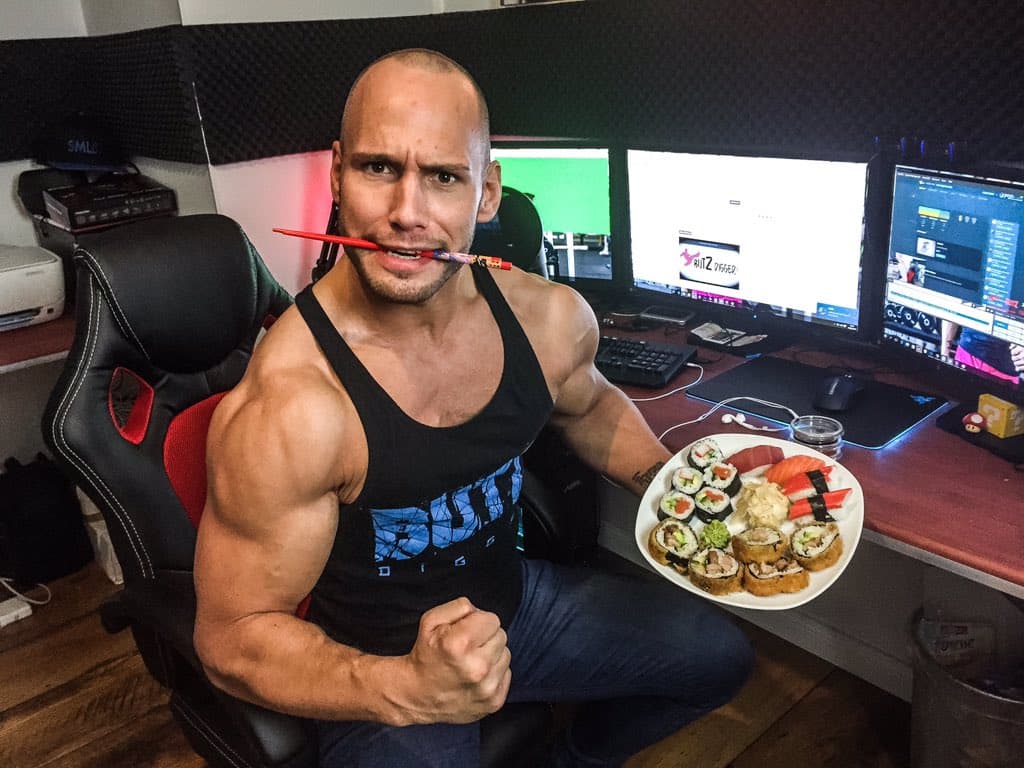 Flying Uwe - Fitness, zocken und jede Menge Chatroulette | MENIFY ...