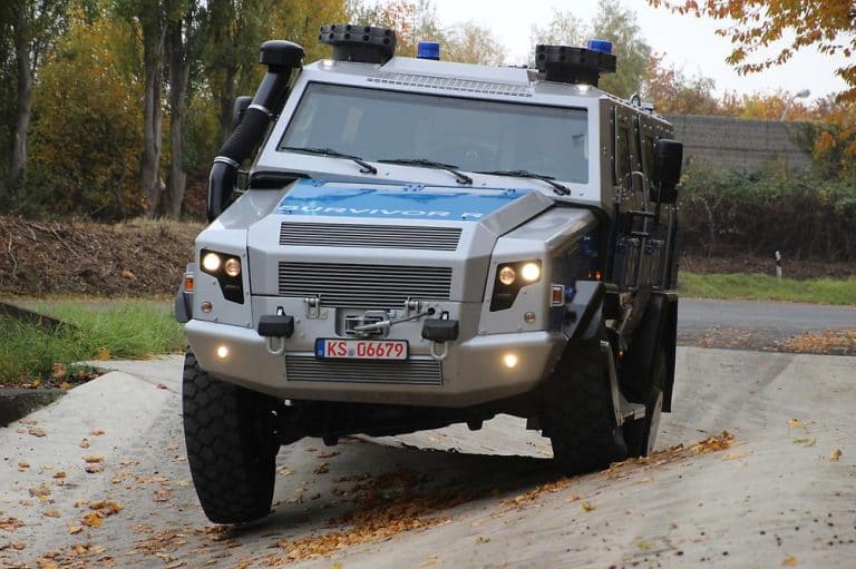 Survivor R - der sicherste "Streifenwagen" Deutschlands | MENIFY ...